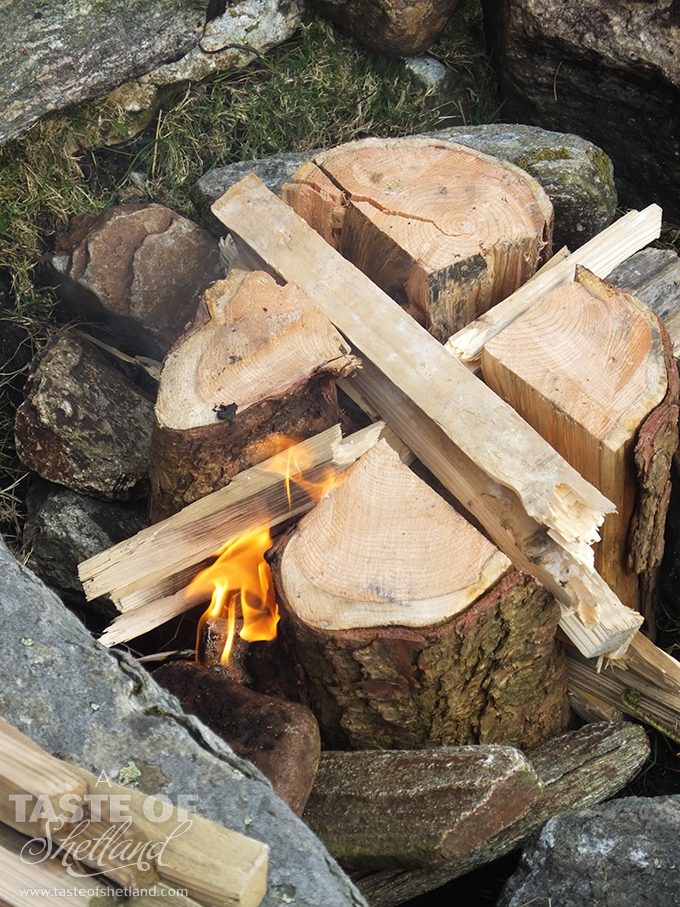 Cooking over a Nordic Fire Log | Shetland.org
